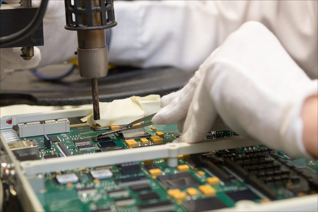 Presence & infrastructure - Compagnie des Signaux